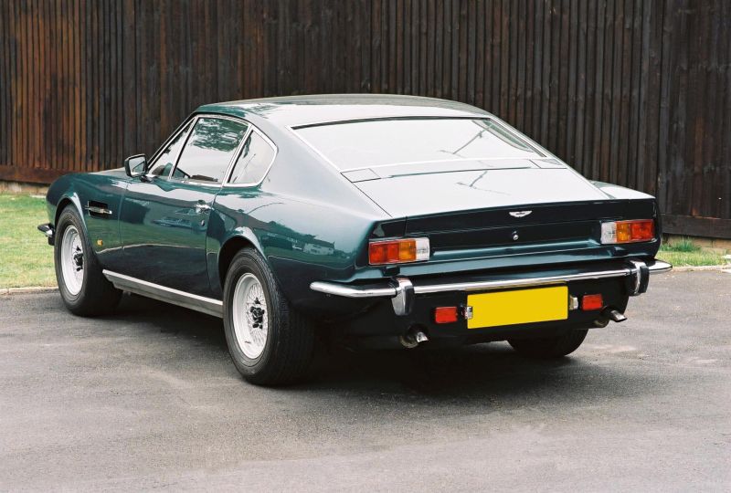 Aston Martin AMV8 technical specifications and fuel economy